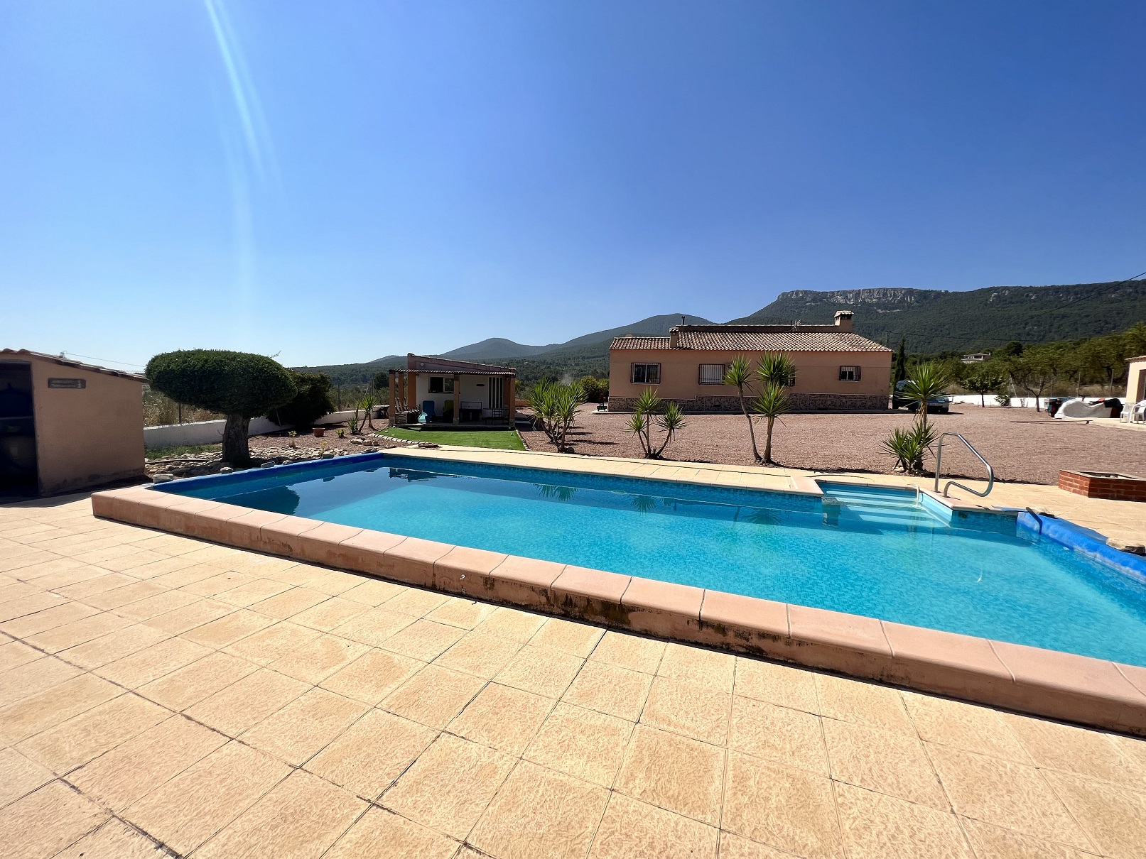 Spacious 3 bed 2 bath country house with private pool – Inmo Habitat One